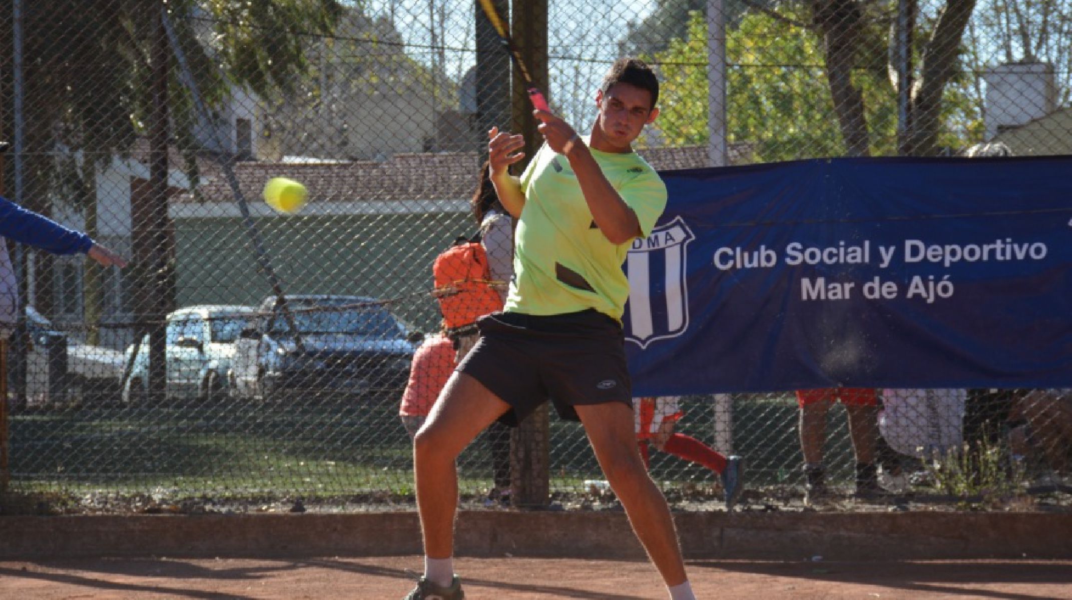 El tenista Ariel Vázquez realizará su primera gira por Francia